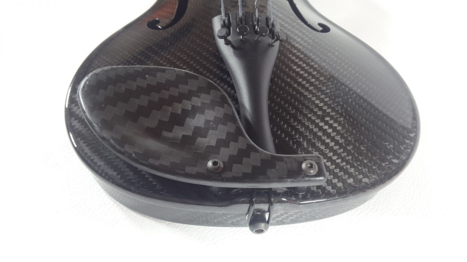 Carbon Fiber Violin - KARBON TASARIM